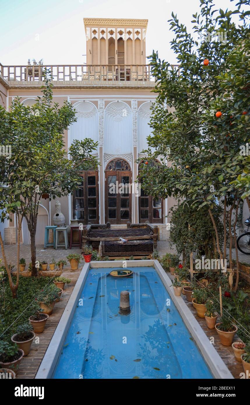 Middle east garden courtyard hi-res stock photography and images - Alamy