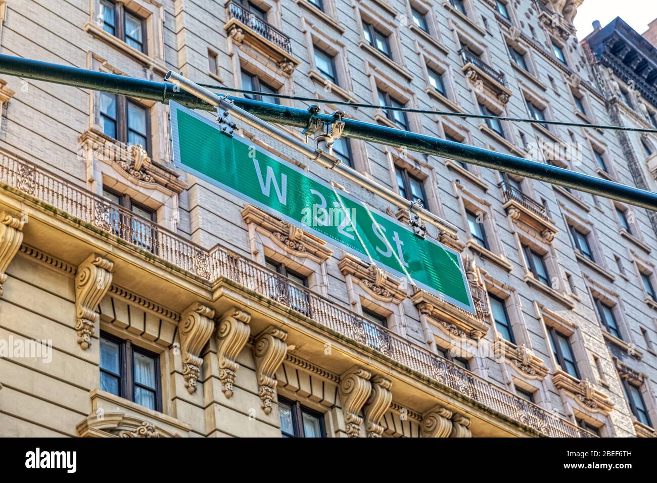 New York Manhattan street signs on West 32nd street Stock Photo - Alamy