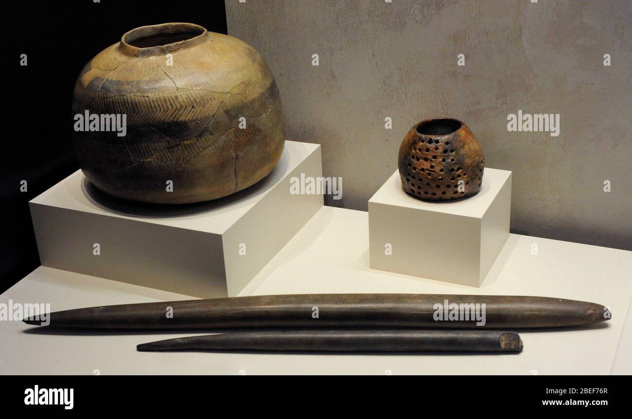 Chalcolithic pottery hi-res stock photography and images - Alamy