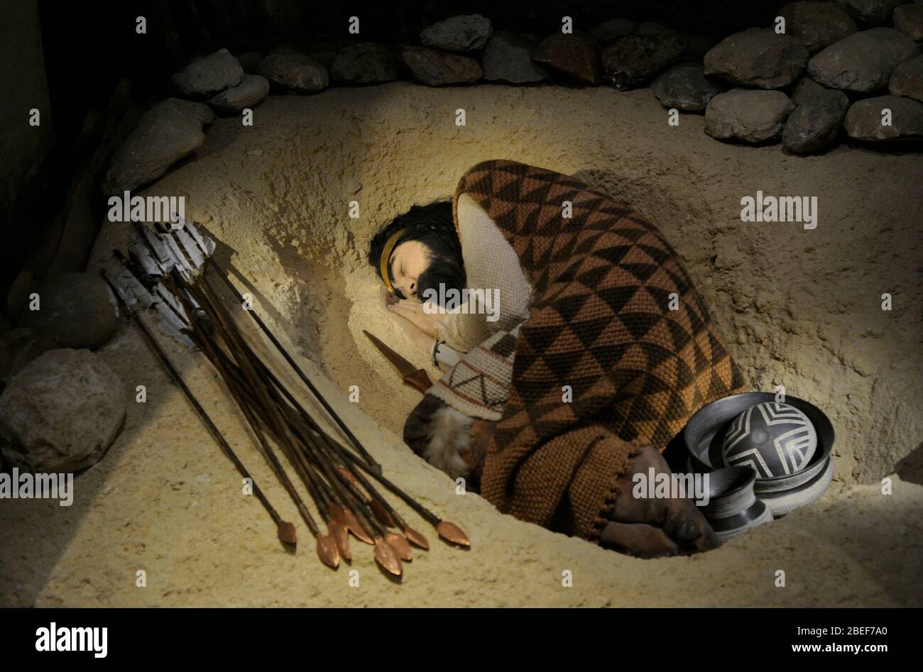 Bell beaker pottery hi-res stock photography and images - Alamy