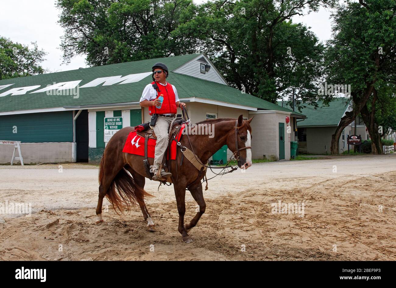 Race horse stables hi-res stock photography and images - Alamy