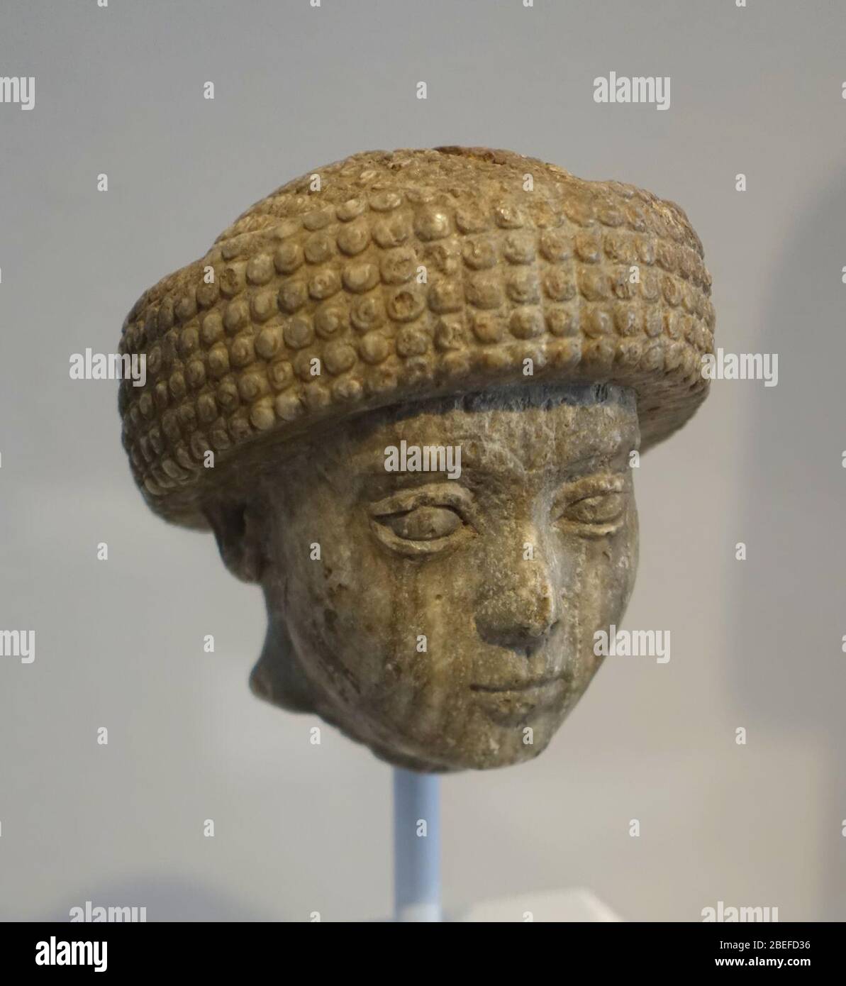 Sumerian statue hi-res stock photography and images - Alamy