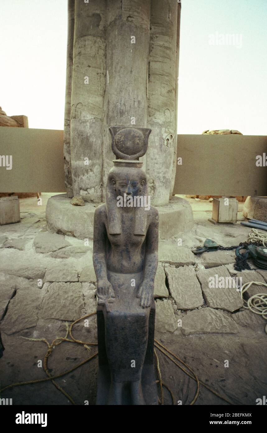 22 January 1989 - Luxor, Egypt -- The Luxor Temple statue cache was one ...