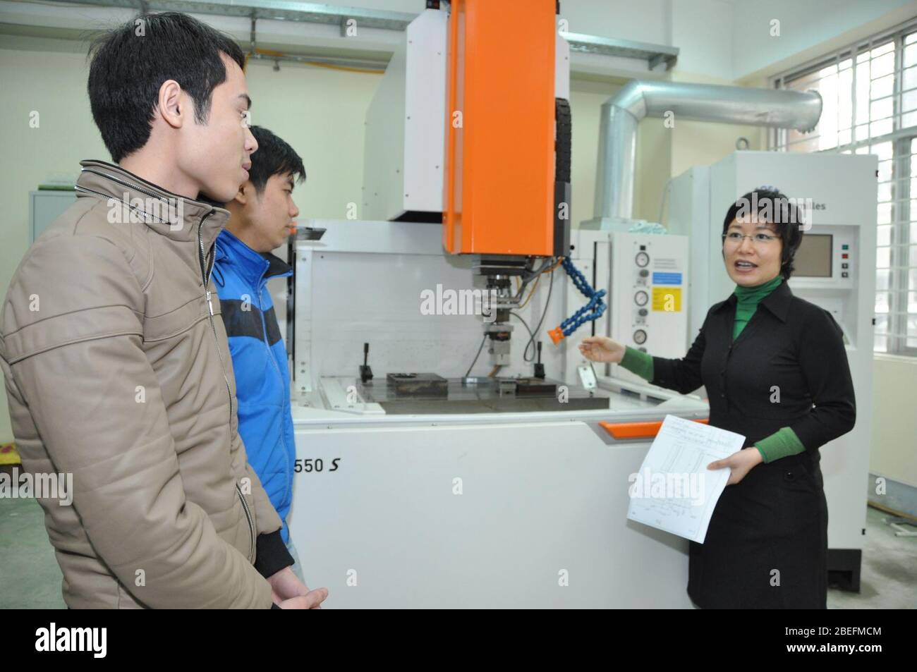 HEEAP faculty participant Dr.Nguyen Thi Hong Minh at the Hanoi ...