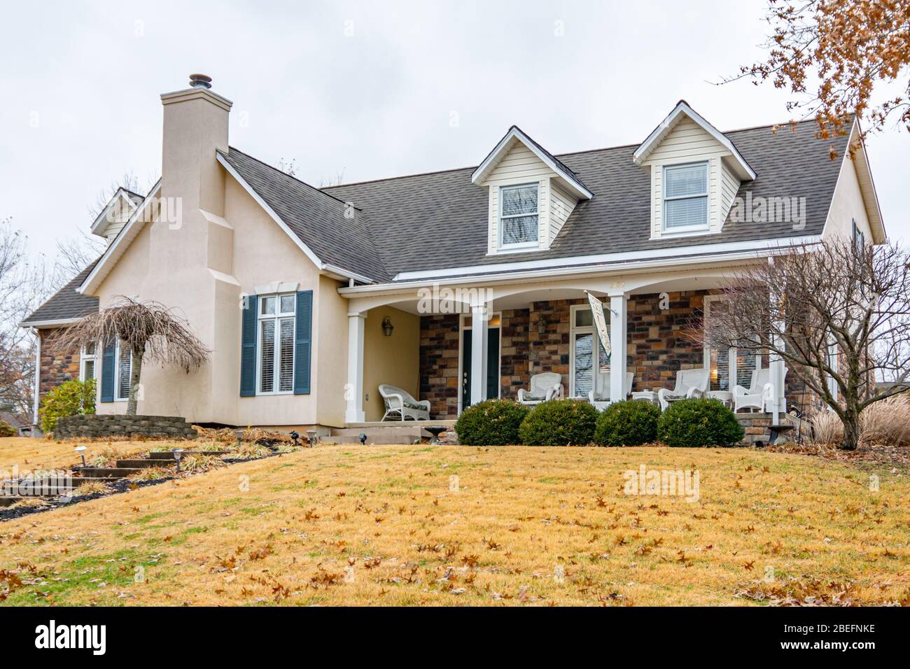 American middle class suburban house hi-res stock photography and ...