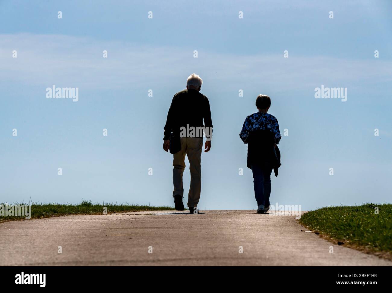 Old senior elderly couple silhouette hi-res stock photography and ...