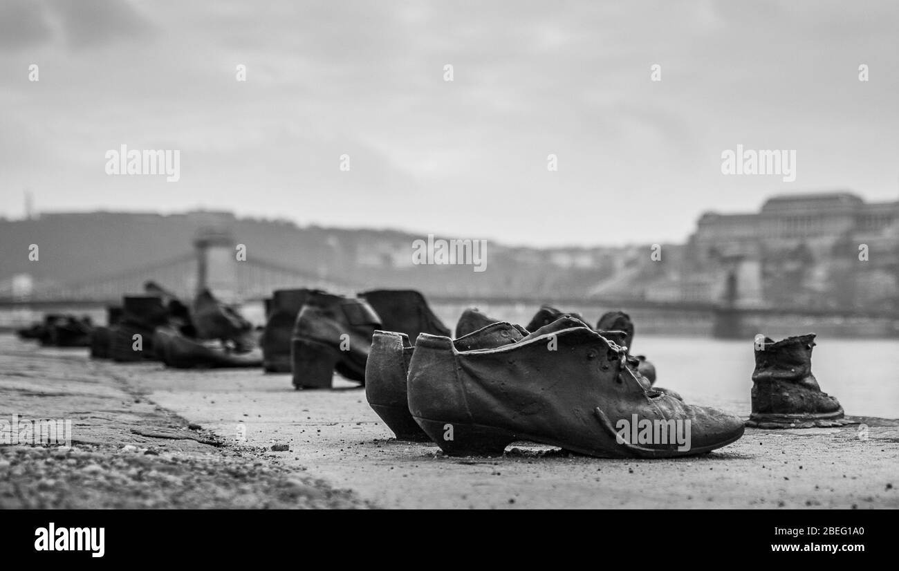 Memorial to honour Jews killed by fascist Arrow Cross militiamen in ...