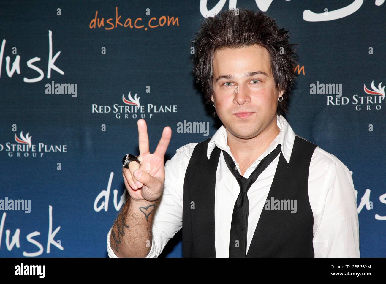 Ryan cabrera hi-res stock photography and images - Alamy