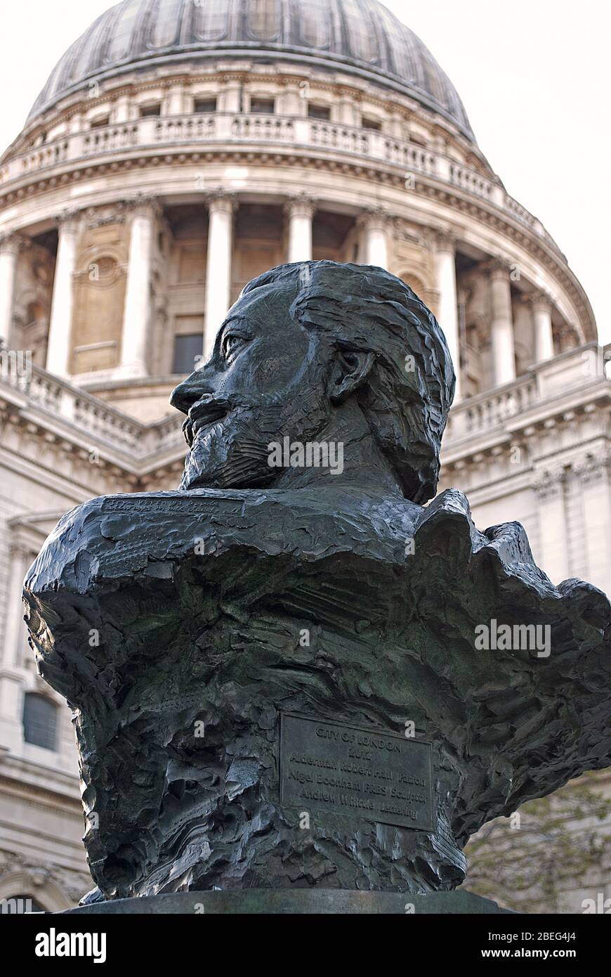 John donne statue hi-res stock photography and images - Alamy