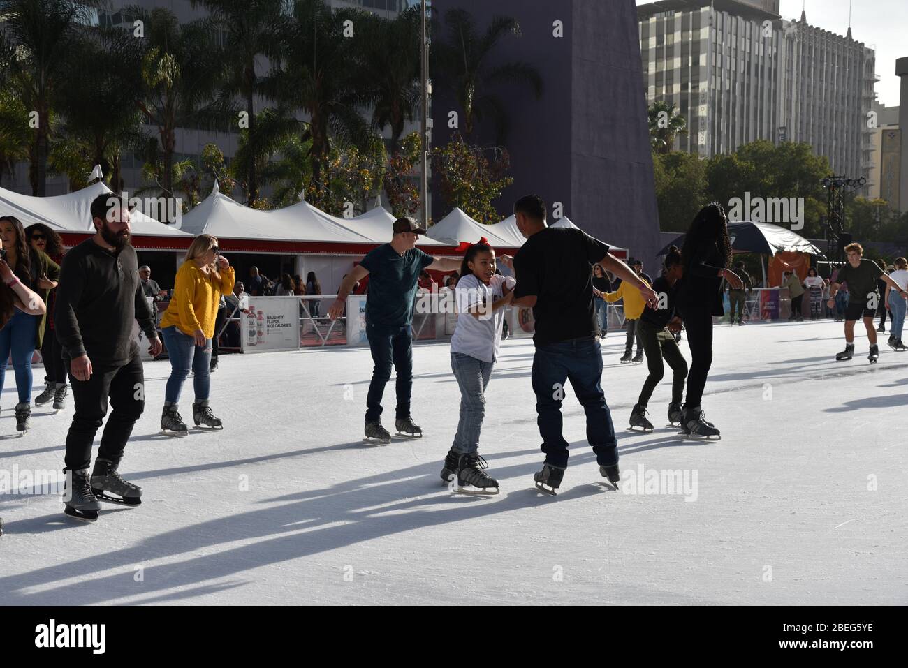 LOS ANGELES, CA/USA - DECEMBER 21, 2018: Angelenos ice skating at the ...