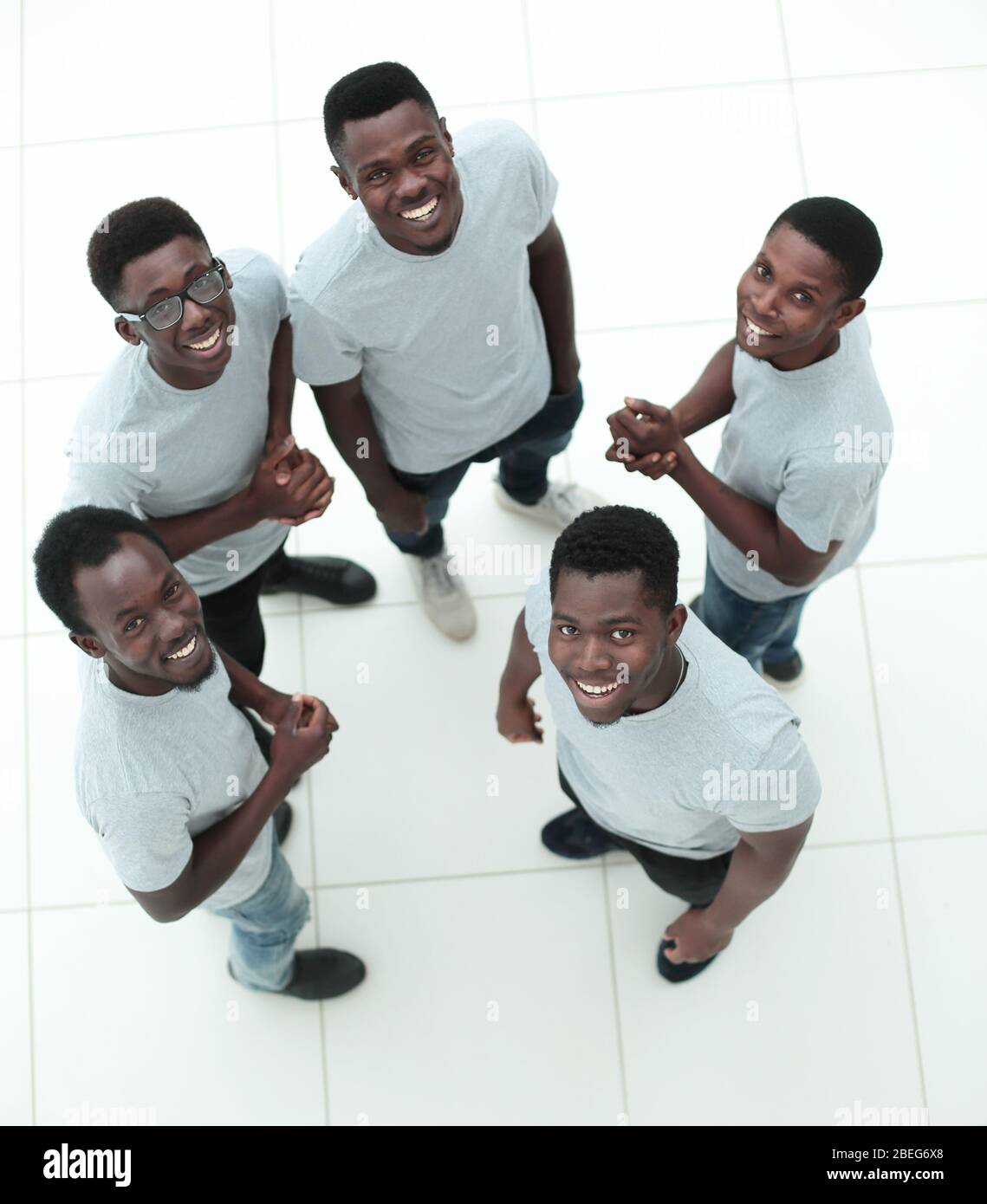 Muscular guys hi-res stock photography and images - Alamy