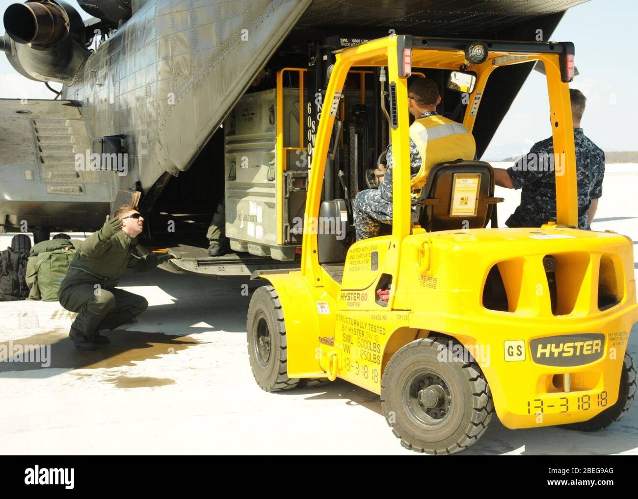Helicopter Mine Countermeasures Squadron 14 Supports Operation ...