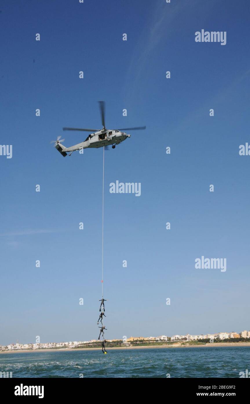 Helicopter rope suspension training 150305 Stock Photo - Alamy