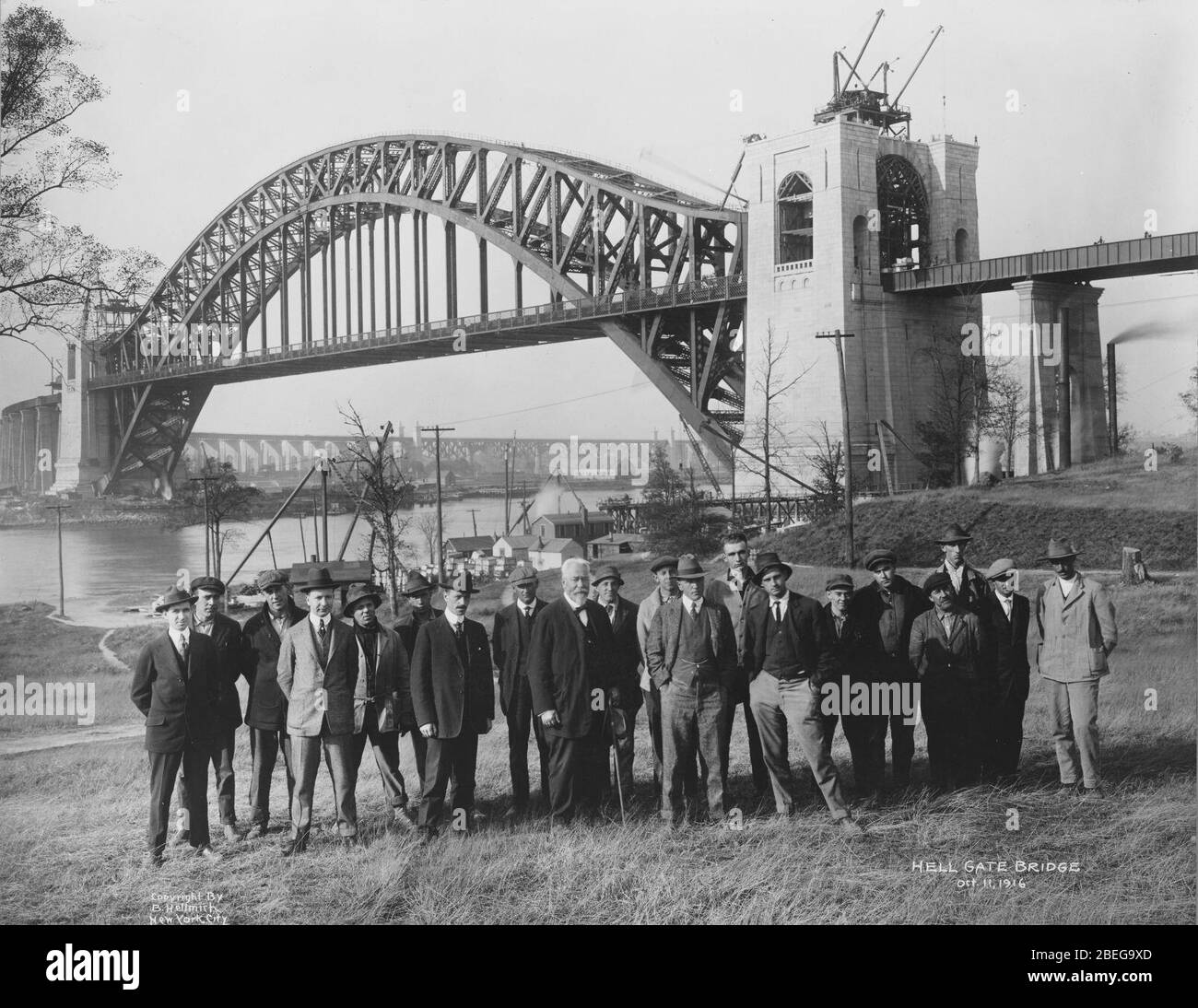 Hell gate hi-res stock photography and images - Alamy