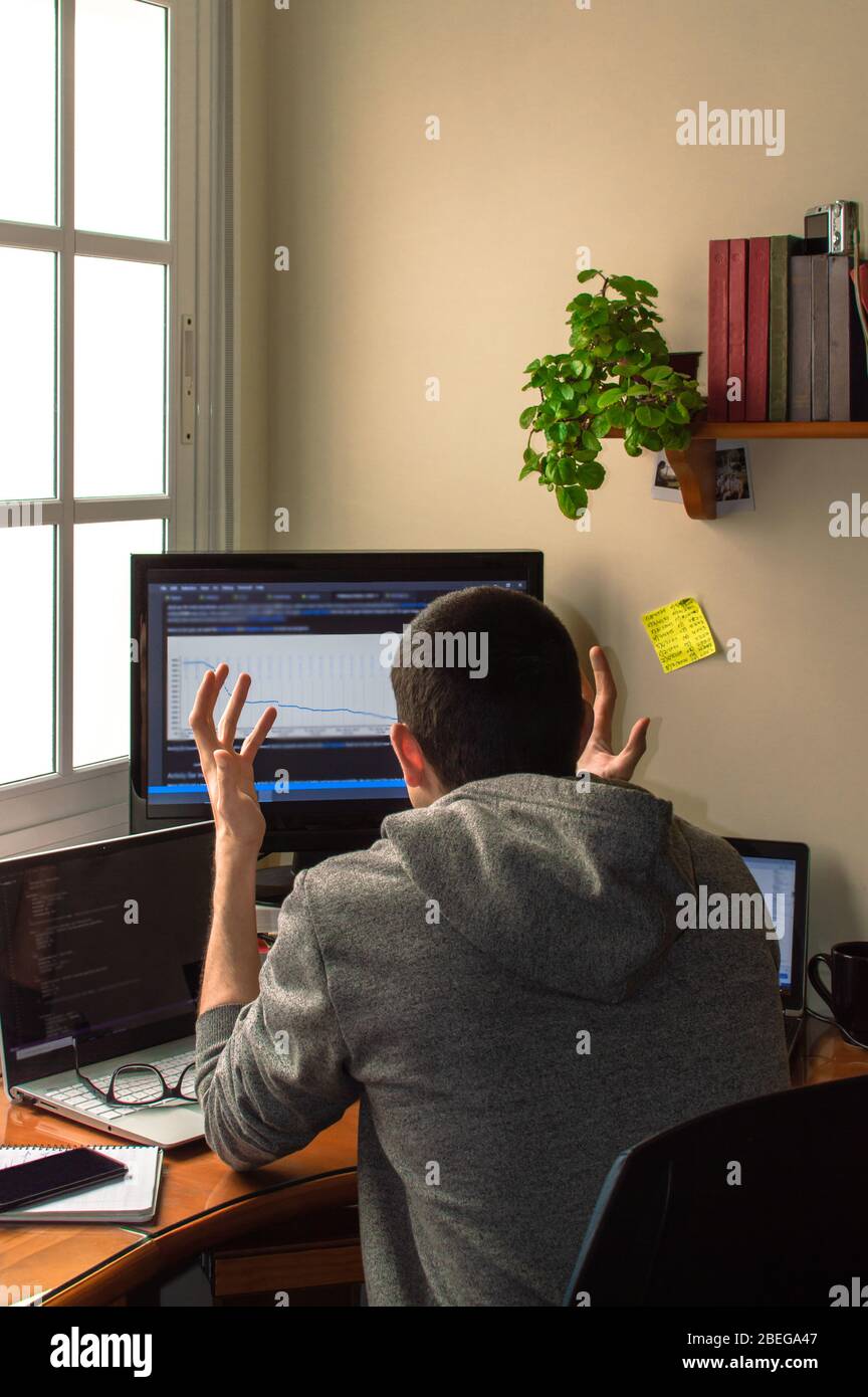 Telecommuting hi-res stock photography and images - Alamy