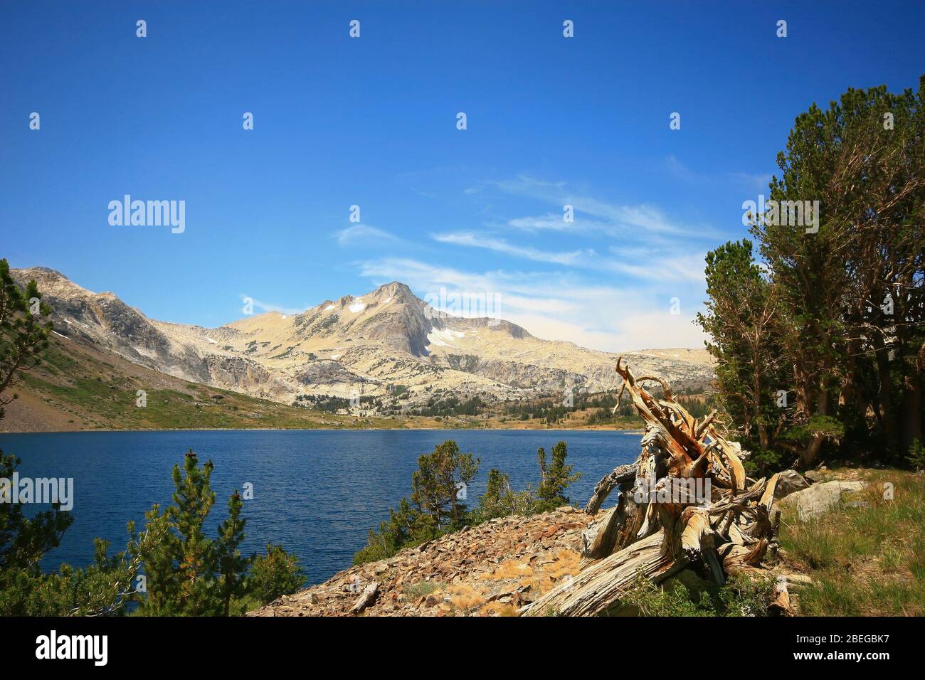 Sunny view of the Greenstone Lake at Inyo, California Stock Photo - Alamy