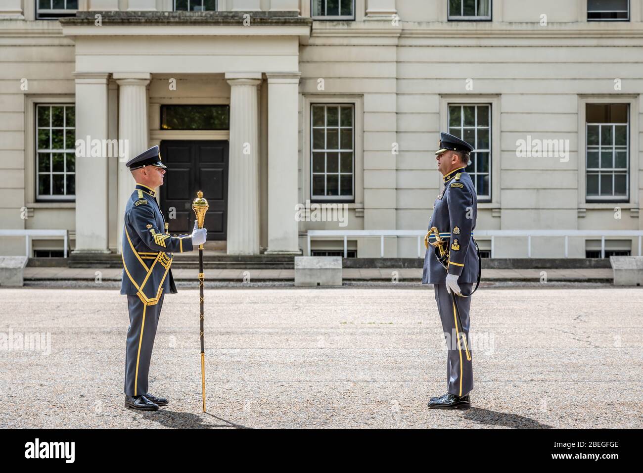 Wellington barracks london hi-res stock photography and images - Alamy