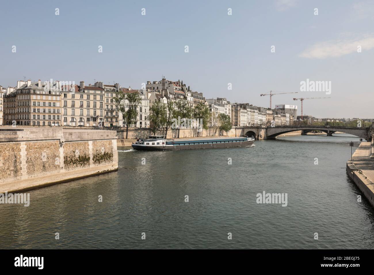 BARGE , SEINE RIVER PARIS Stock Photo - Alamy
