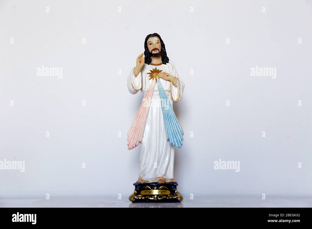 Statue representing the merciful Jesus Christ, divine mercy - Catholic ...
