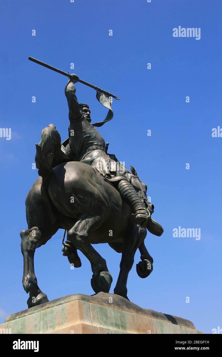 El cid statue hi-res stock photography and images - Alamy