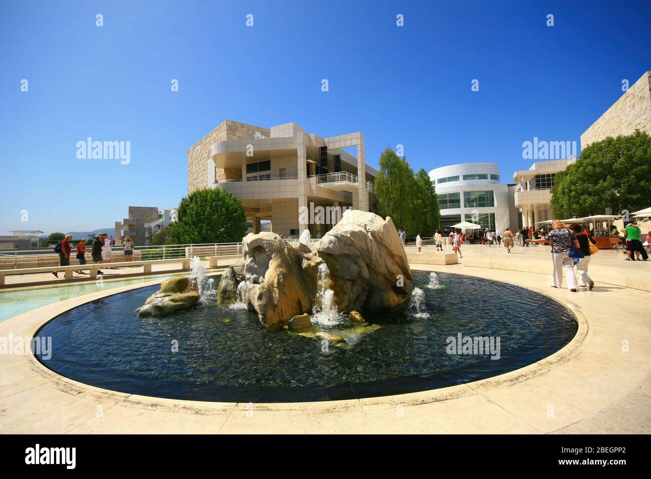 Getty center exterior hi-res stock photography and images - Alamy