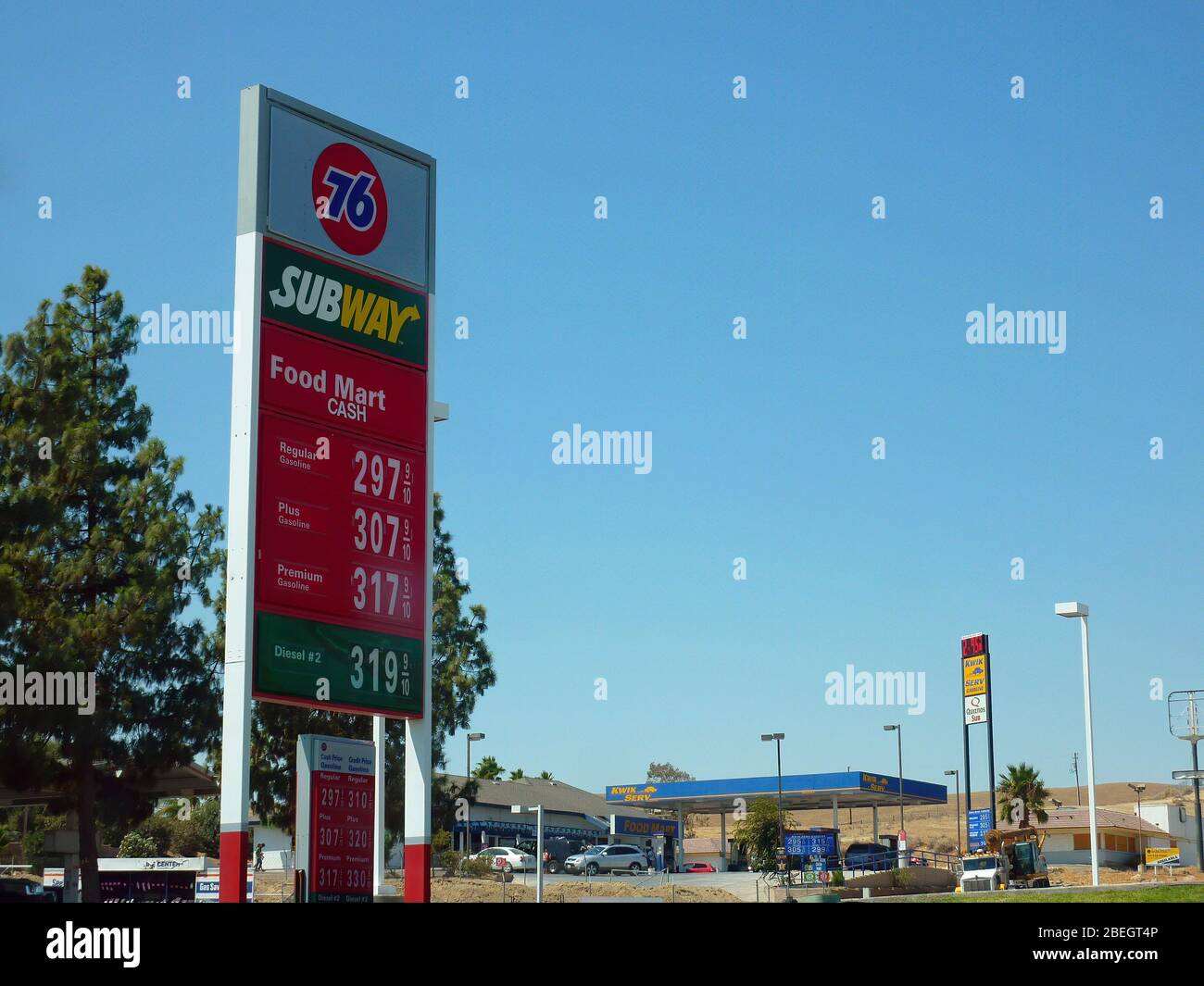 California, AUG 15, 2009 - Sunny view of a 76 Gasoline Station fuel ...