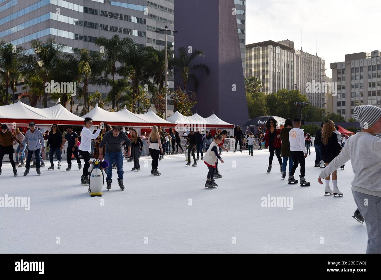 LOS ANGELES, CA/USA - DECEMBER 21, 2018: Angelenos ice skating at the ...