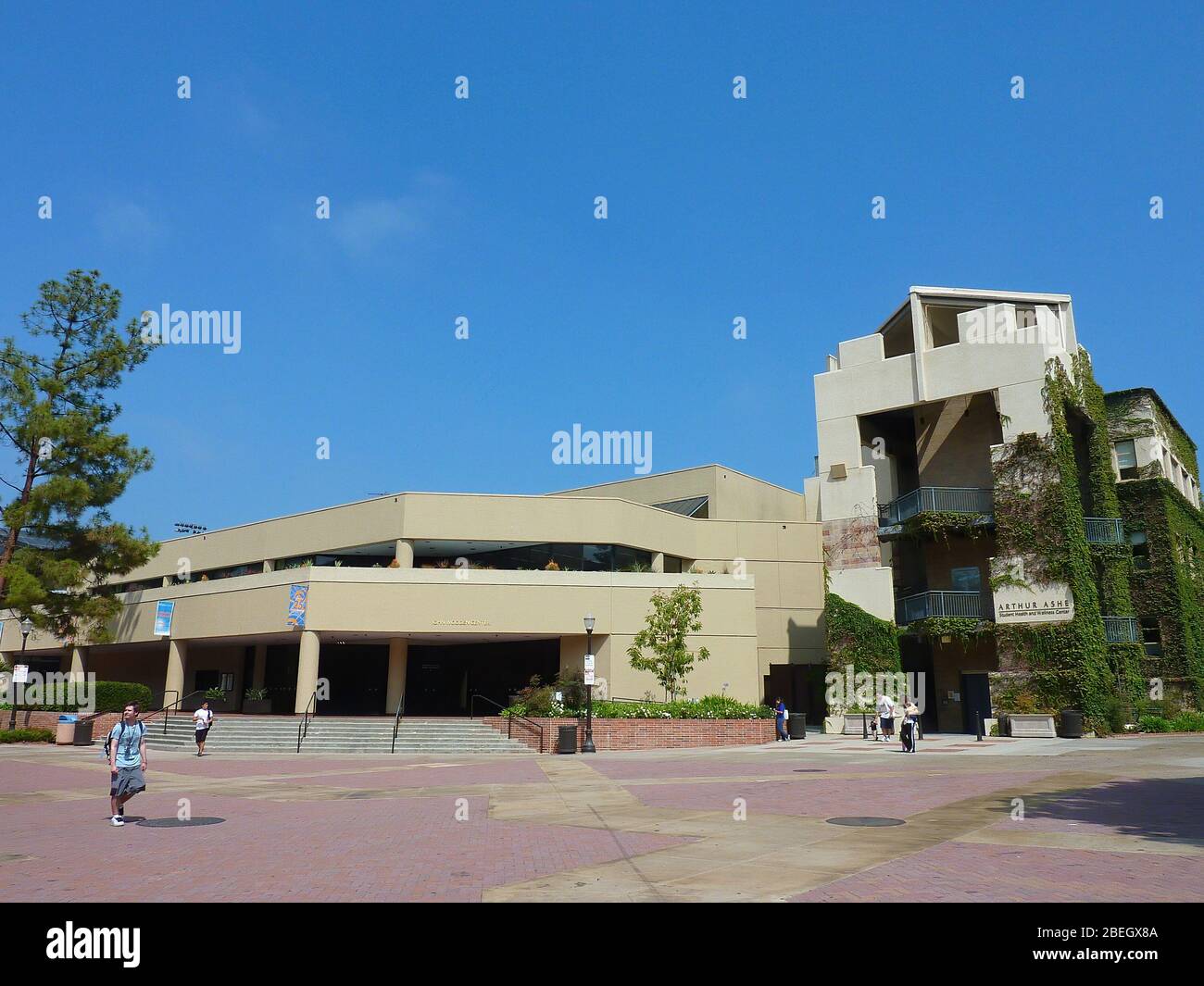Ucla store hi-res stock photography and images - Alamy