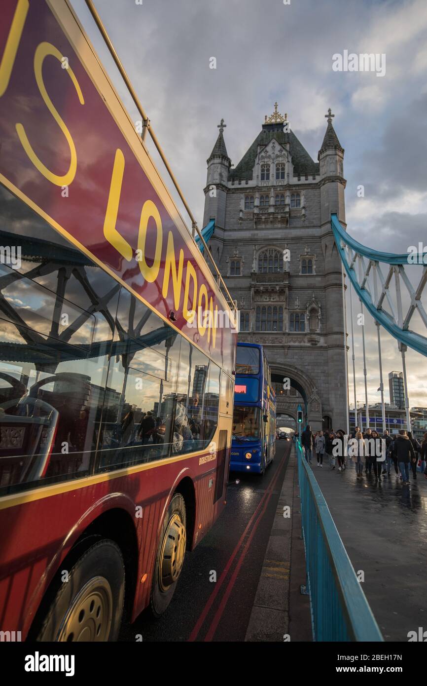 London Bridge and Tourist Bus Stock Photo - Alamy