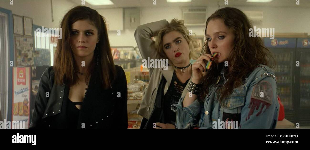 WE SUMMON THE DARKNESS, from left: Alexandra Daddario, Maddie Hasson ...