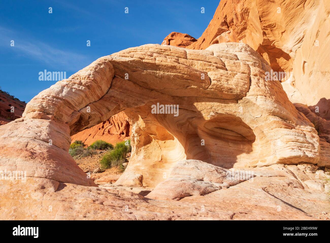 Rock arch in Valley of Fire State Park, Nevada Stock Photo - Alamy