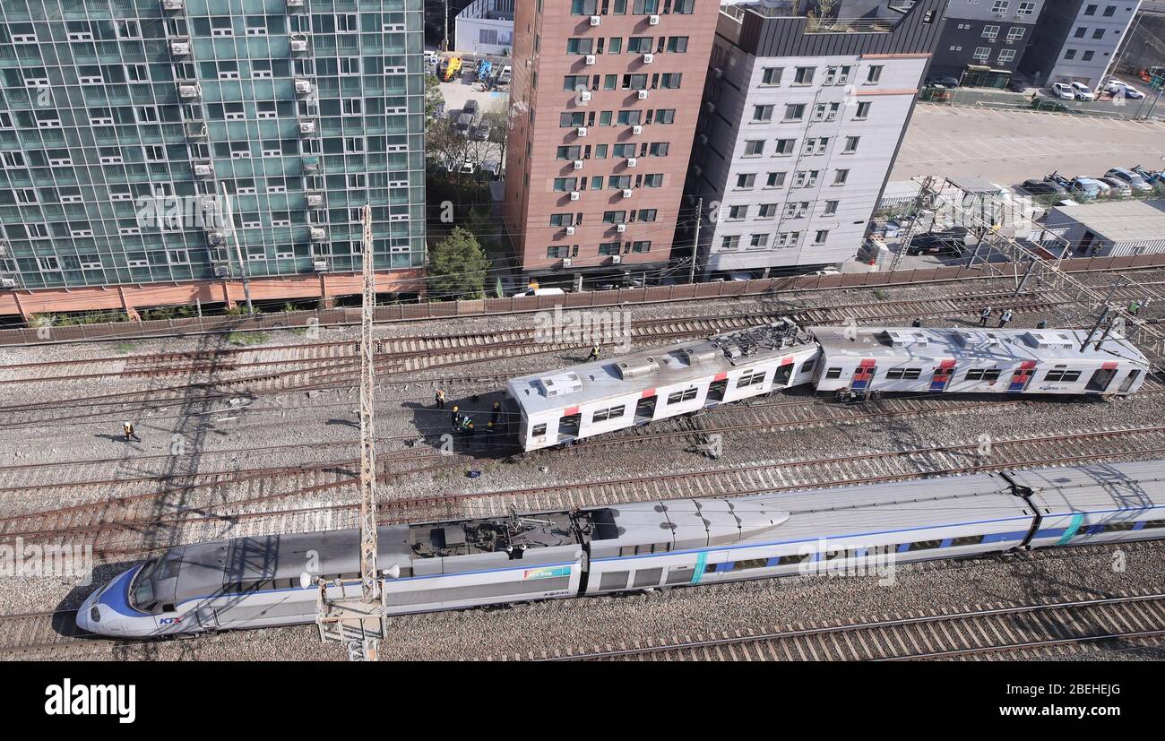 14th Apr, 2020. Subway train derails A train of the Subway Line No. 1 ...