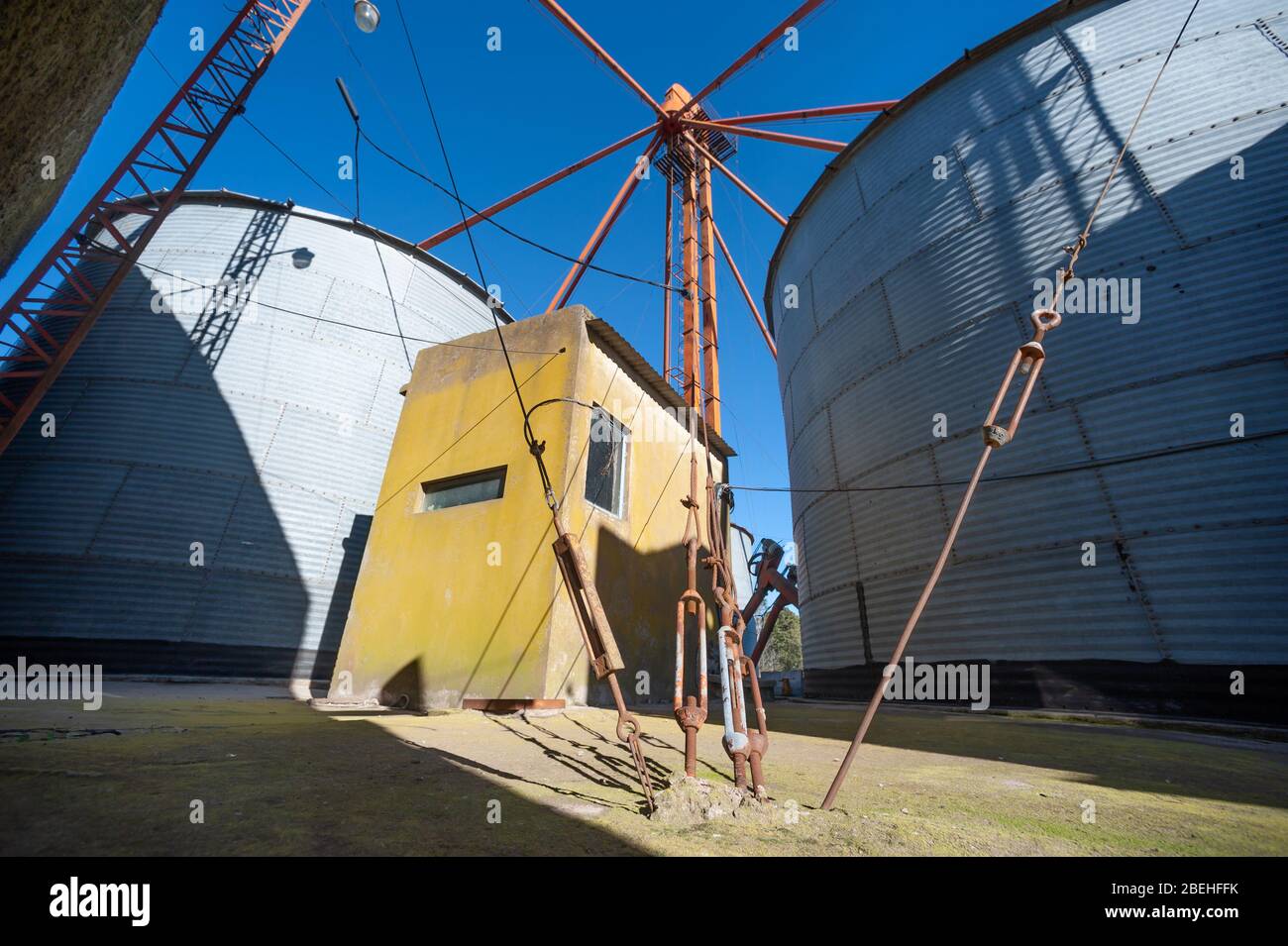 Large silo facility with pumps, conectors, chambers and silo nozzles ...