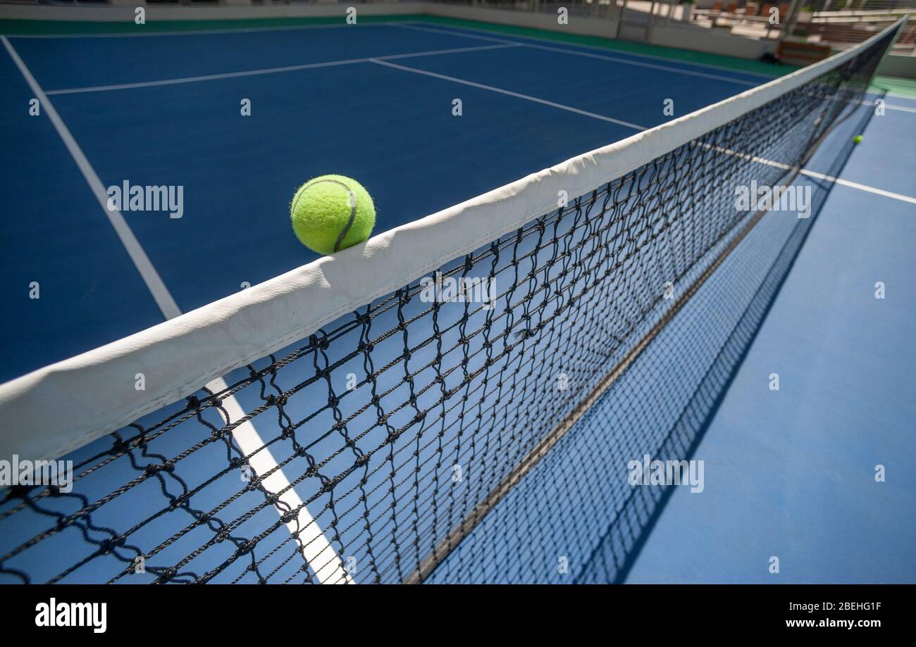 Ball hitting the head hi-res stock photography and images - Alamy