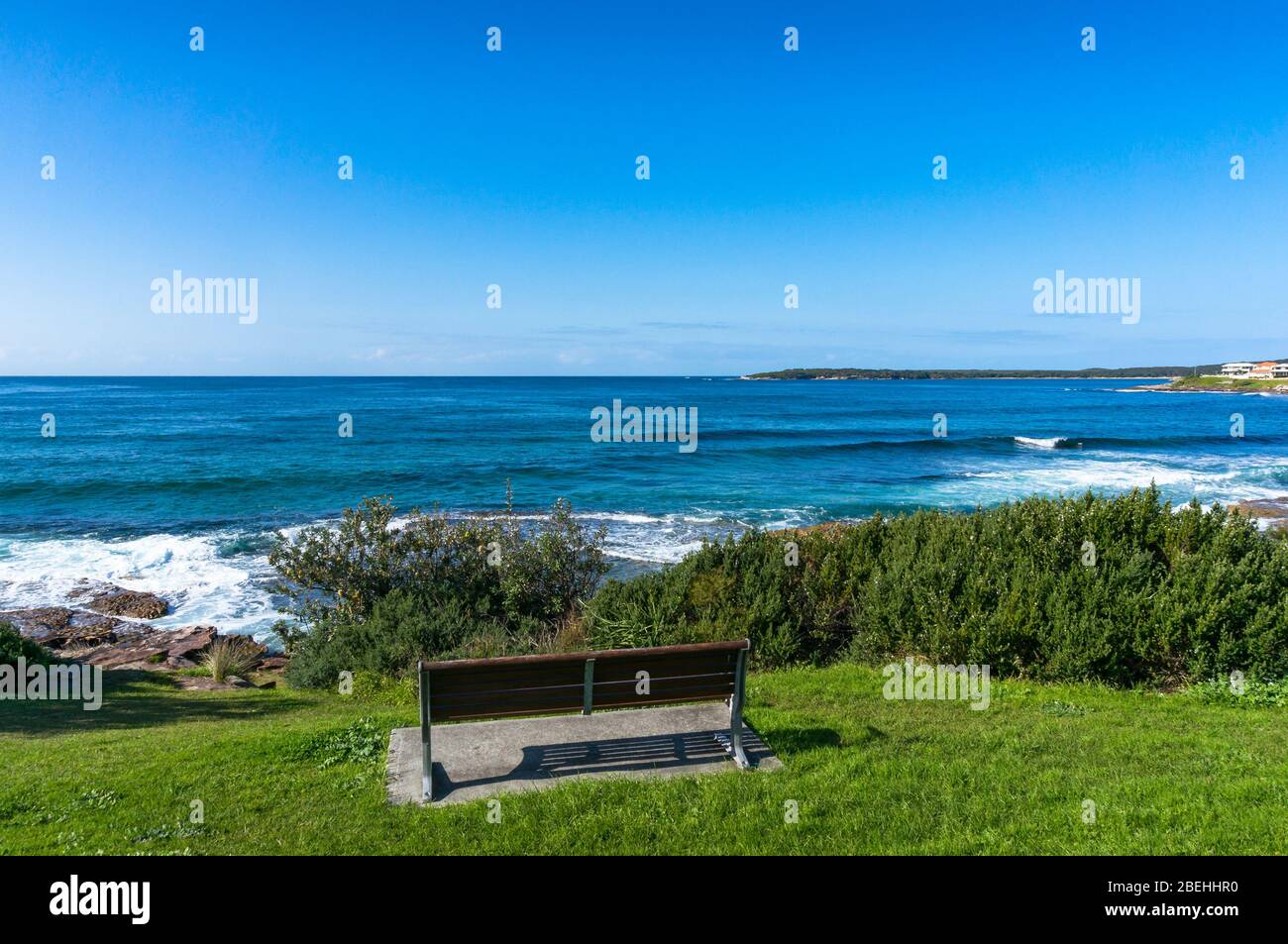 Bench on a cliff hi-res stock photography and images - Alamy