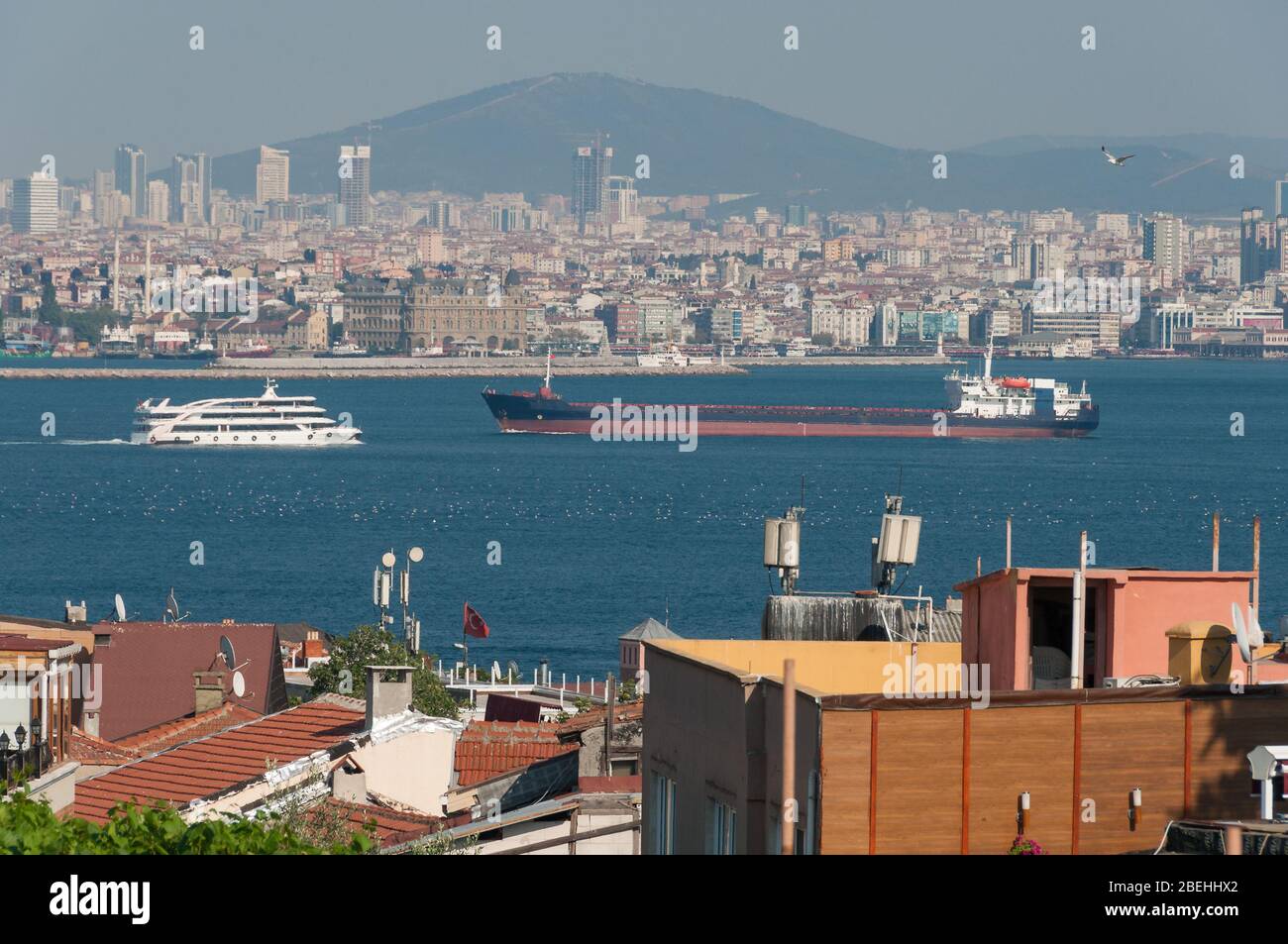 Istanbul port on bosporus hi-res stock photography and images - Alamy