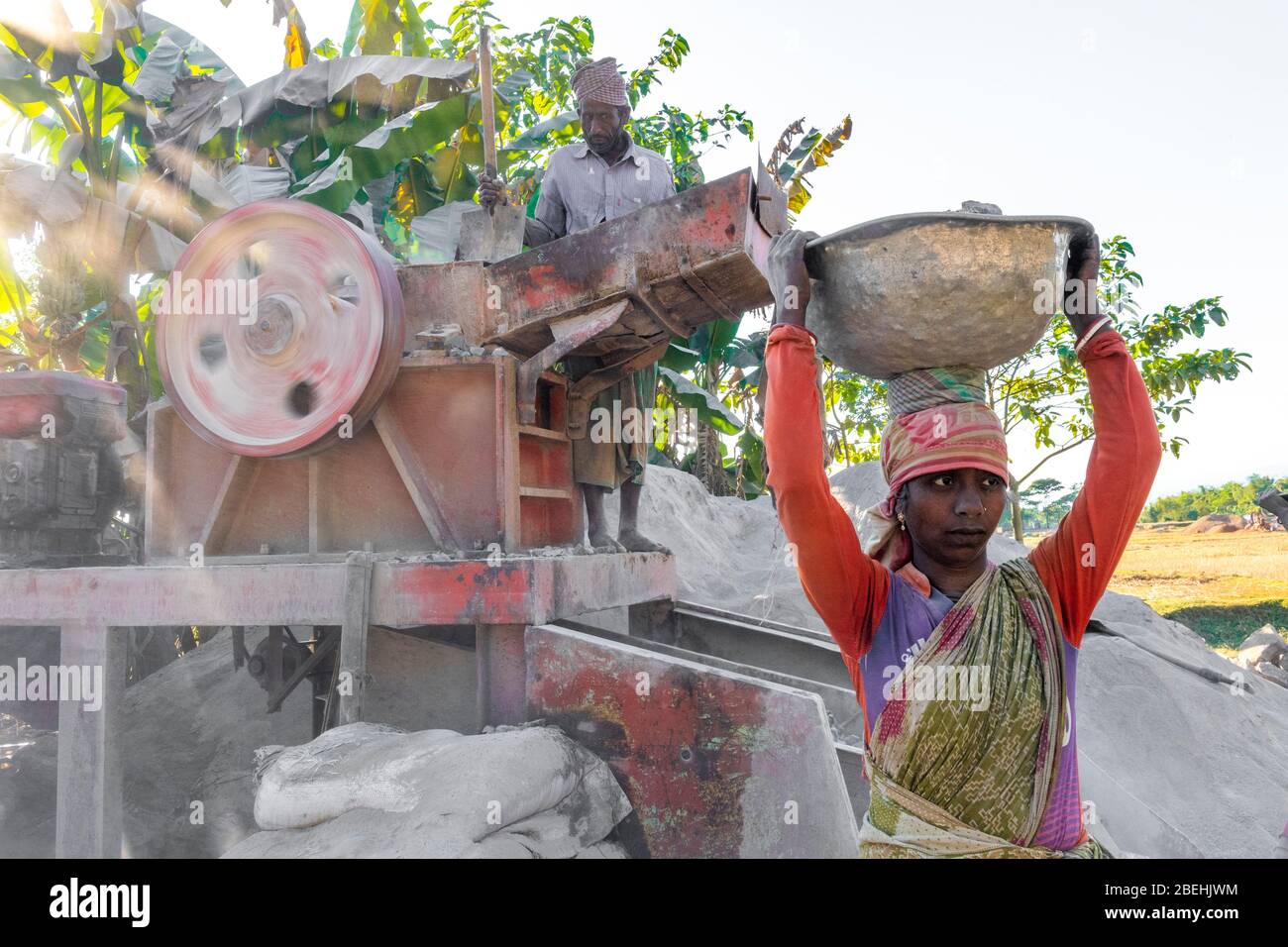 Bengali workers hi-res stock photography and images - Alamy