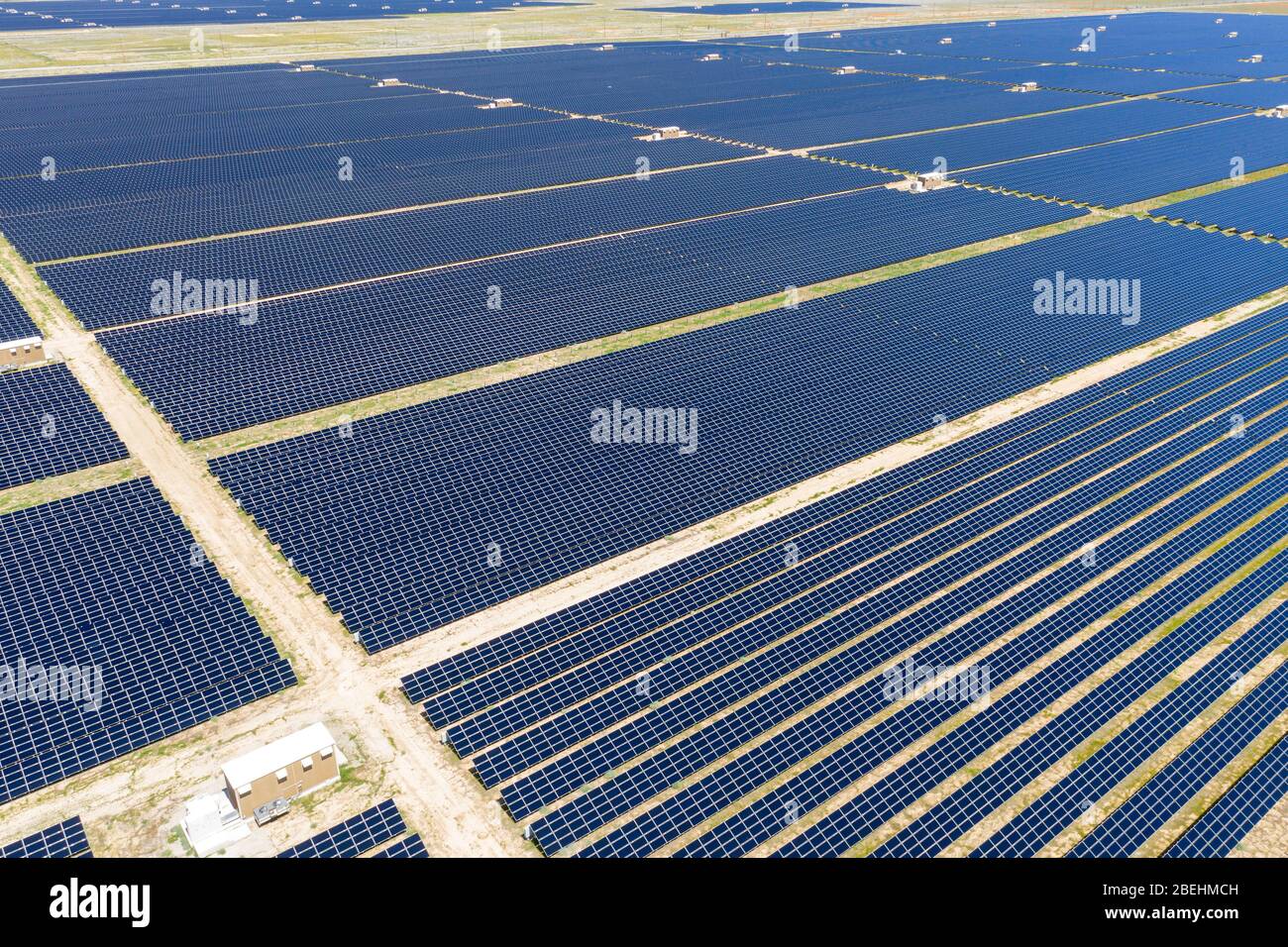Solar farm aerial mojave hi-res stock photography and images - Alamy