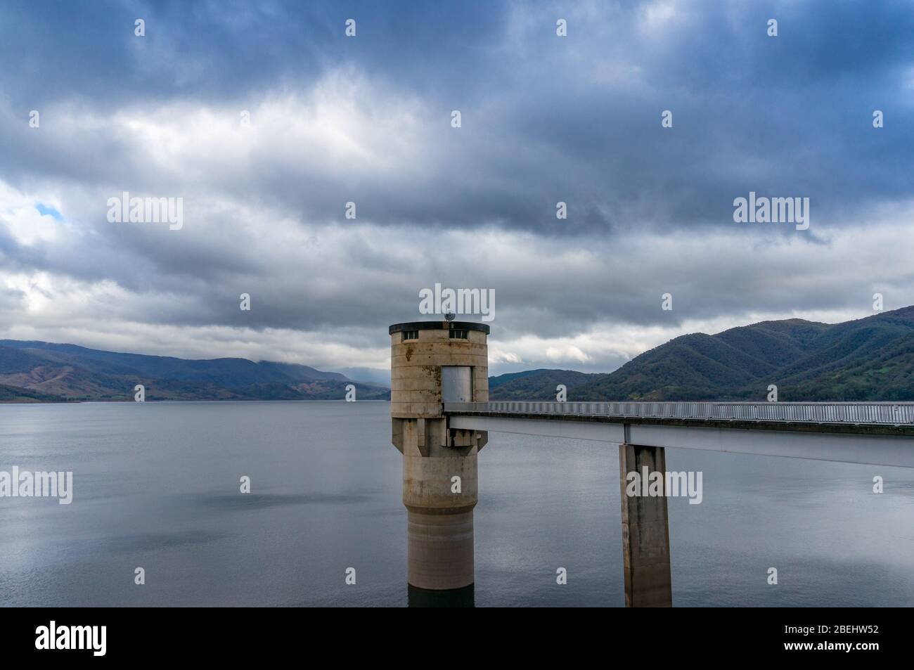 Water dam, reservoir with build structure. Blowering Dam in Snowy ...