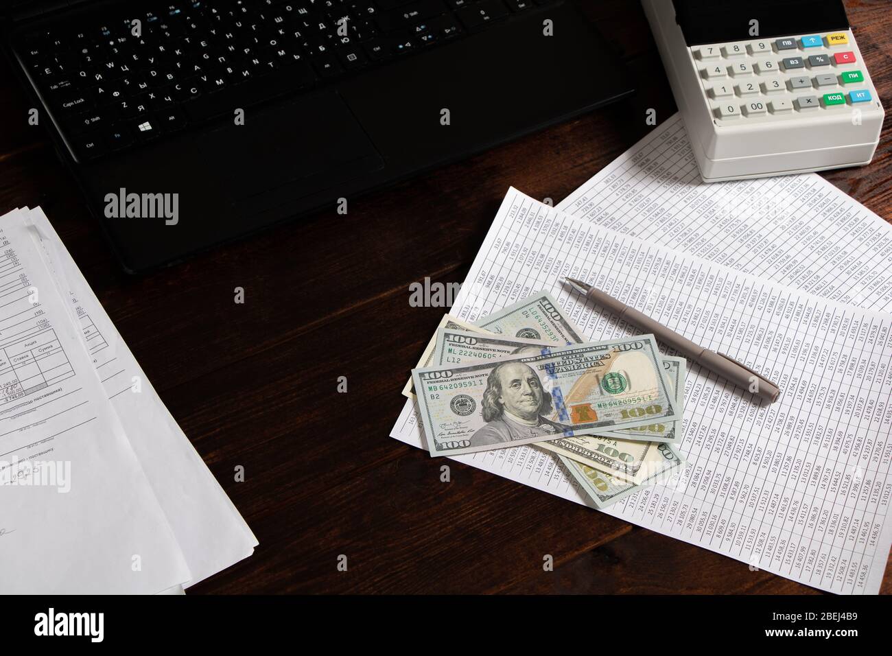 Work in the office with finances, documents, invoices and mortgages ...