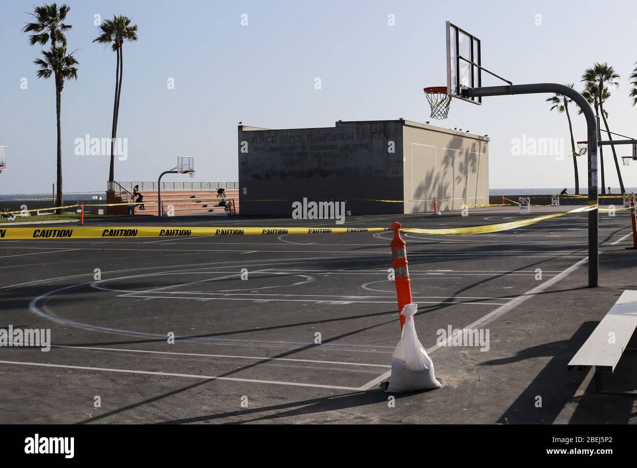 Public basketball courts hi-res stock photography and images - Alamy