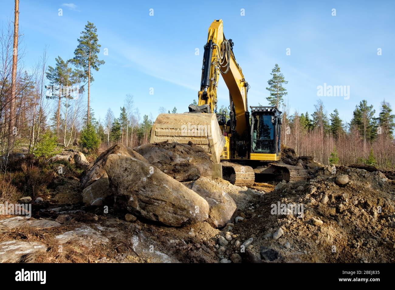 Deep excavation construction hi-res stock photography and images - Alamy