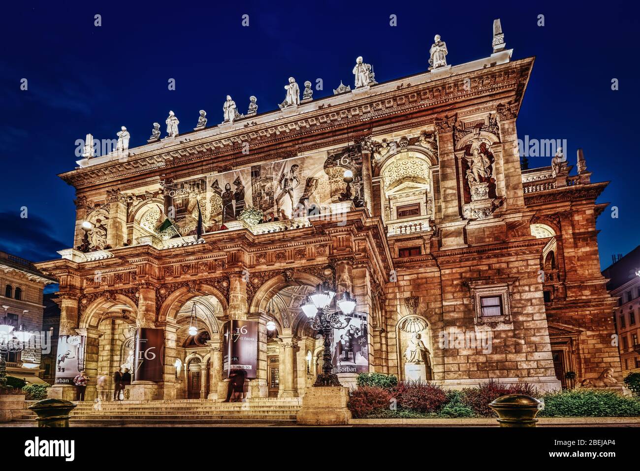 Hungarian state opera house night hi-res stock photography and images ...