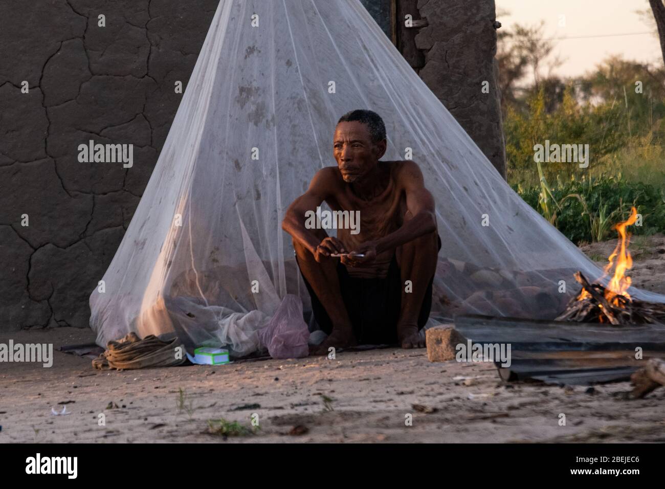 San people bushmen in village hi-res stock photography and images - Alamy
