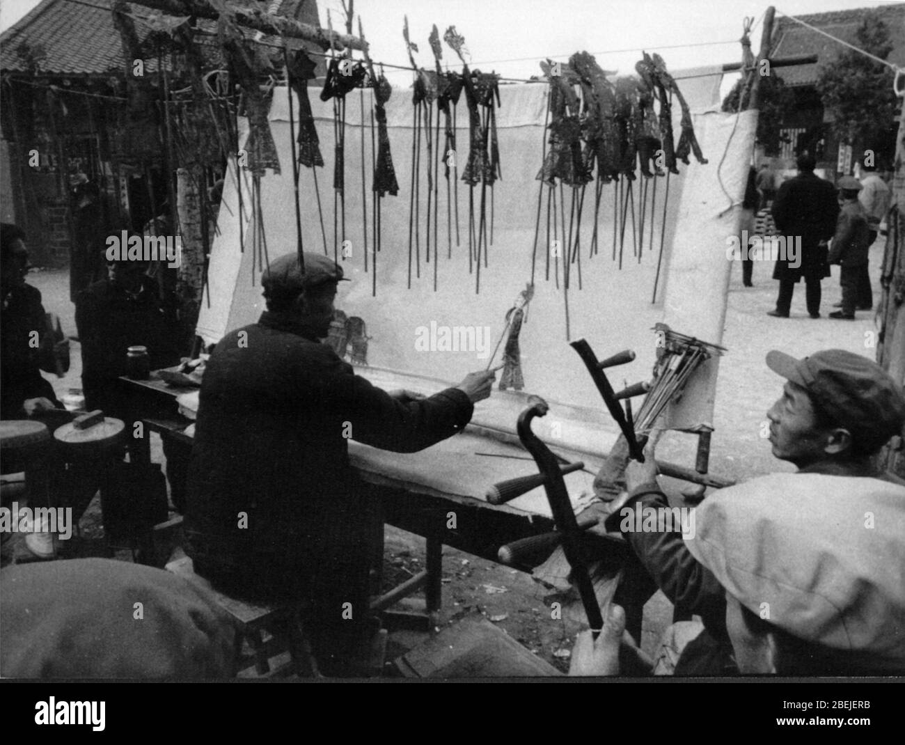 Shadow artist hi-res stock photography and images - Alamy