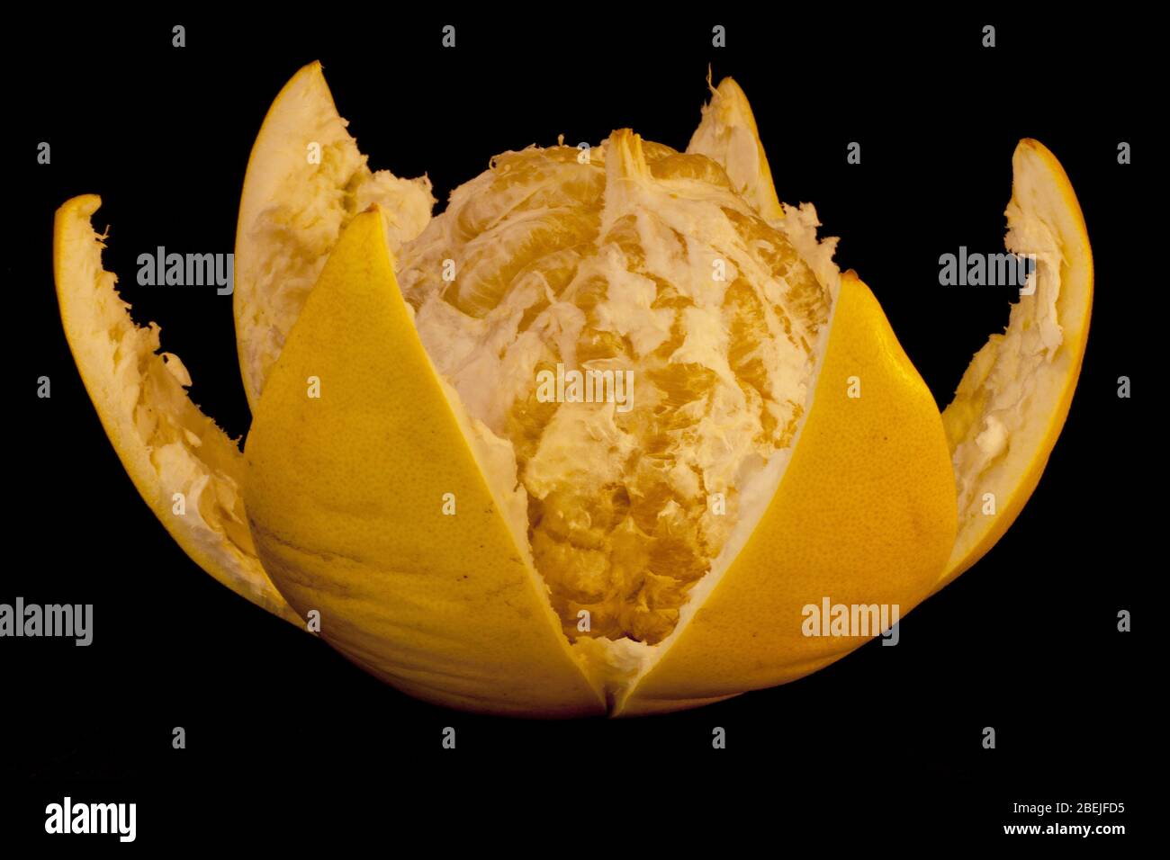 In pomelo we will find, among others, a lot of potassium, calcium and ...