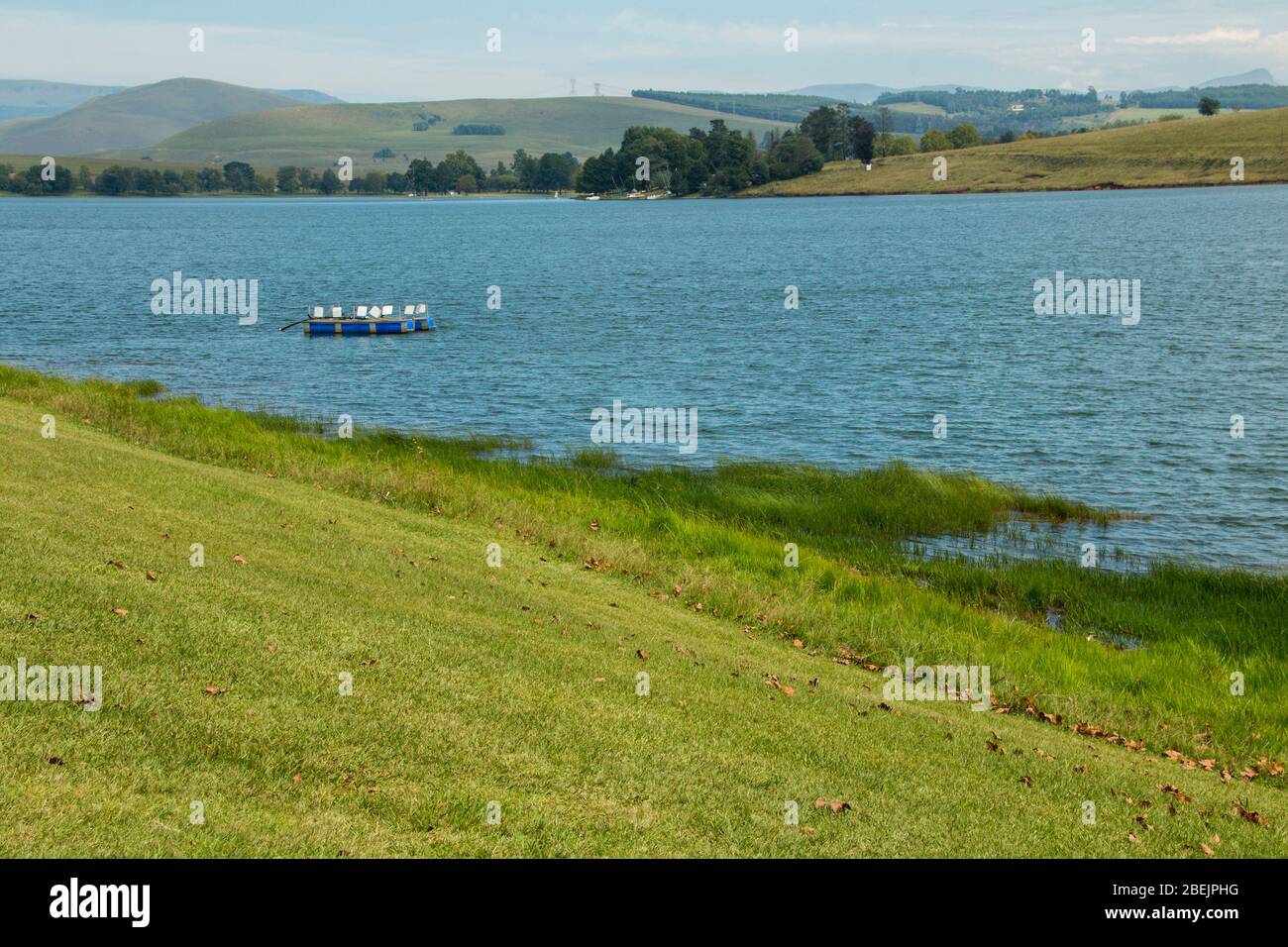 Floating jetty moored in blue water of midmar dam Stock Photo - Alamy