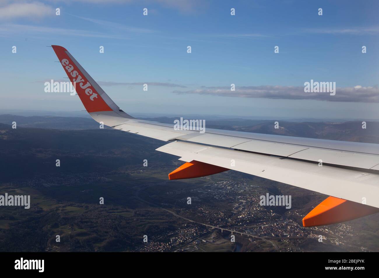 Easyjet plane wing Stock Photo - Alamy