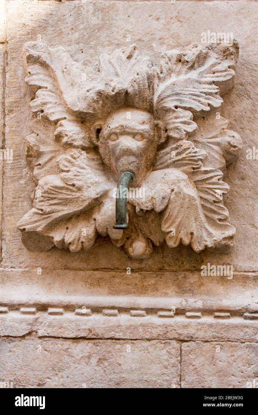Gargoyle water spout hi-res stock photography and images - Alamy