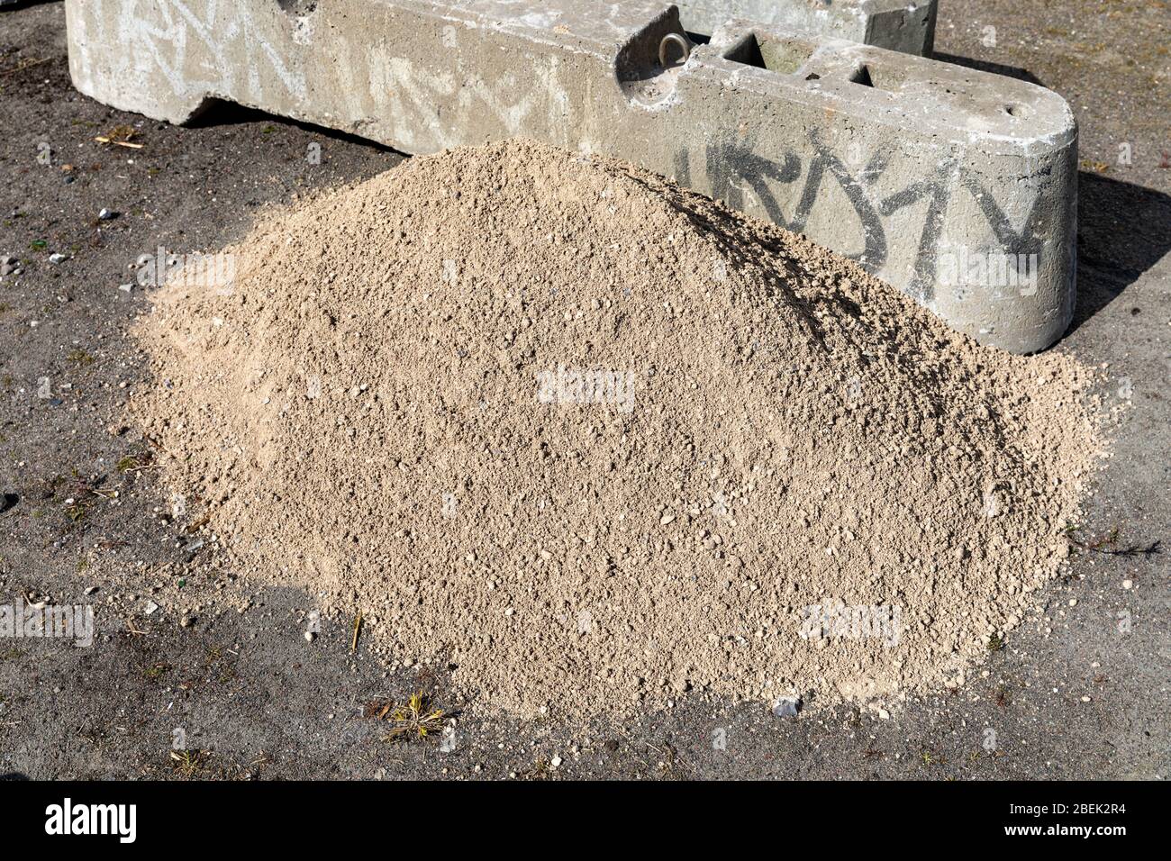 Small pile hi-res stock photography and images - Alamy
